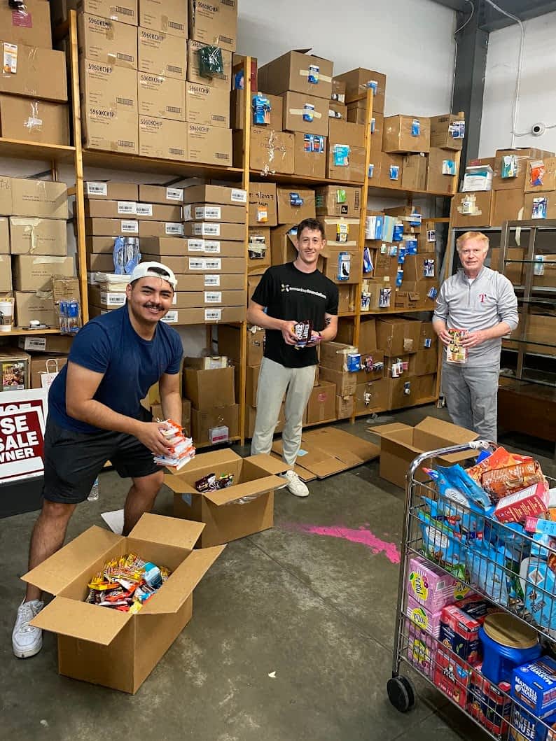 Volunteer at Do More Goods